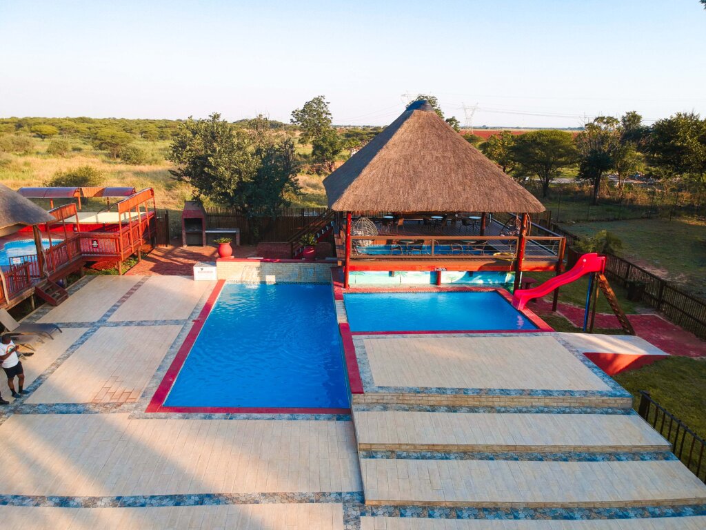 HOME – Falcon Lodge